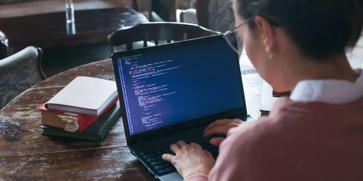 5 Essential Tips For Becoming A Web Developer in 2024